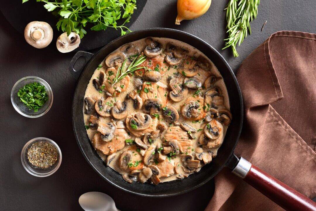 Savoureuse recette d'escalope de poulet à la normande | Claque-Pépin